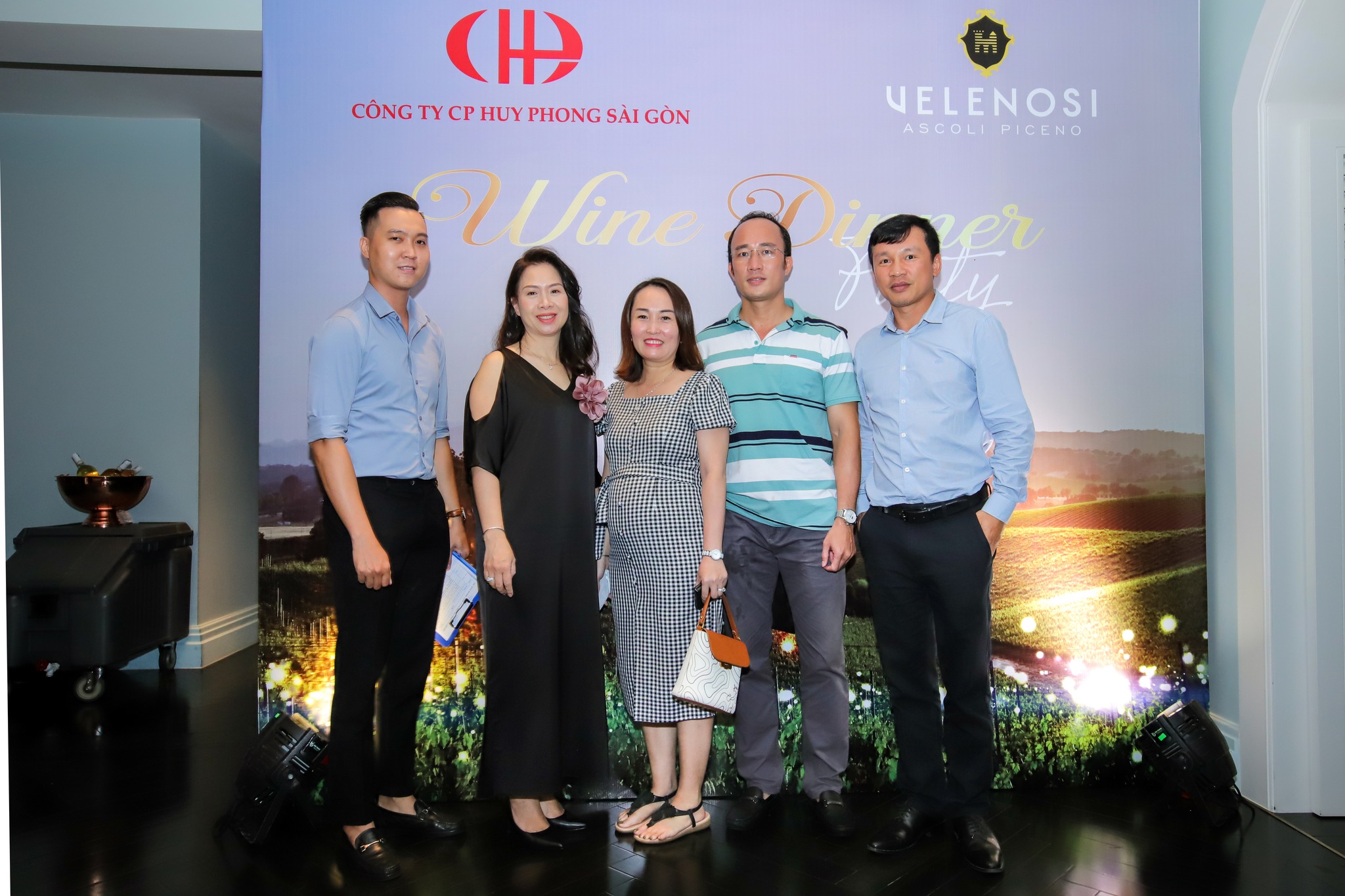 Nhìn lại 10 sự kiện đáng nhớ của Vang Huy Phong 2022 - HUY PHONG GROUP